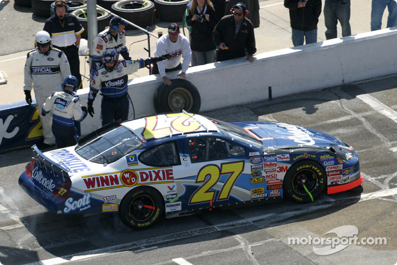 Pitstop for Johnny Sauter at Daytona