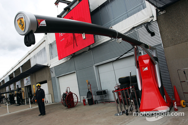 Ferrari pit stop : r/WTF