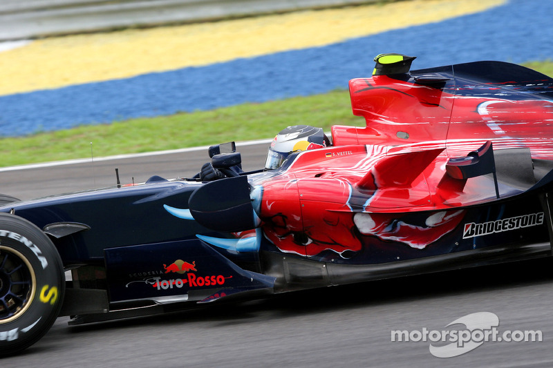 Sebastian Vettel, Scuderia Toro Rosso, STR02 at Malaysian GP